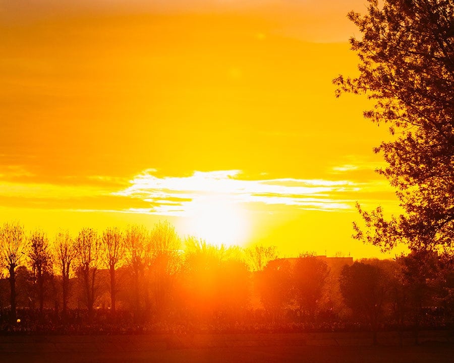 How the Solar Sentinel 2400 Portable Solar Generator Works